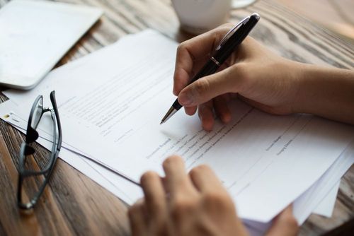 Contrat auto entrepreneur : les mentions et les clauses obligatoires à ...