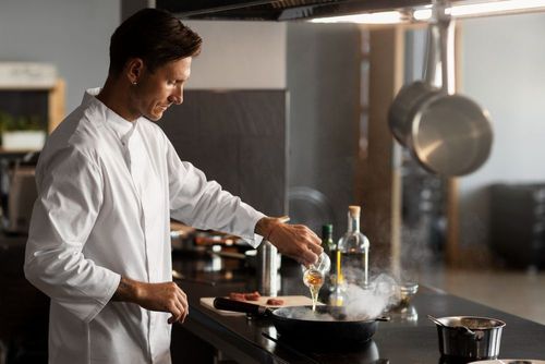 Devenir chef à domicile auto entrepreneur : démarches, inscription, salaire